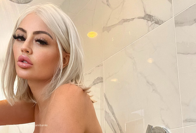 Come shower with me 🚿 🧼 🫧 - Princess Danii Official Photos | www.Loyalfans.com