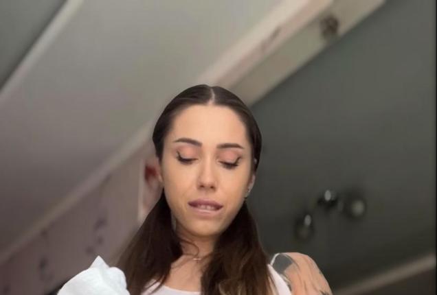 Messy peeing in a diaper - Pee Player Ariel Official Photos | www.Loyalfans.com