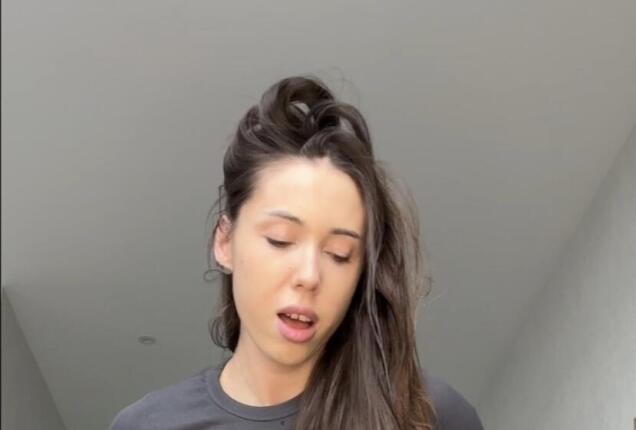 Golden shower 💦 - Pee Player Ariel Official Photos | www.Loyalfans.com