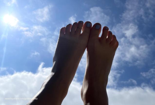 Hot feet post workout - Goddess Soap Official Photos | LoyalFans