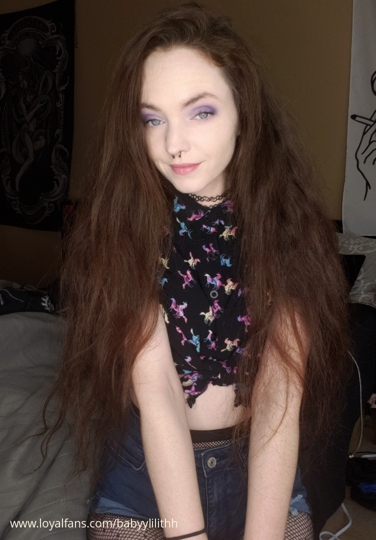 Babyylilithh’s Official Social Fan Page | LoyalFans