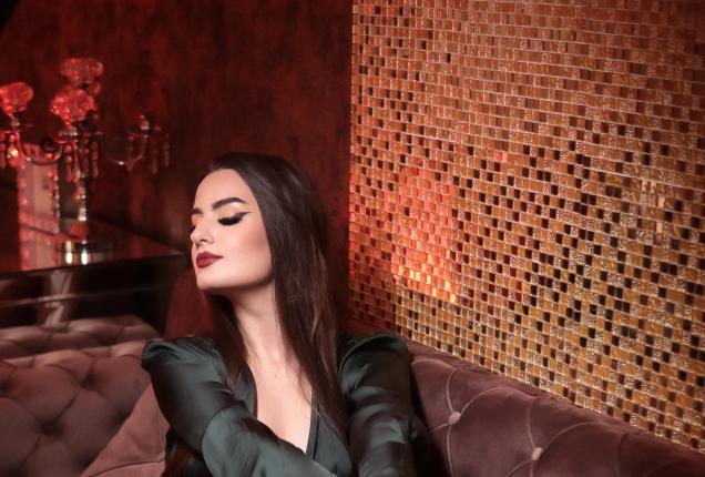 #Goddess #Mistress #femdom #findom #nylons - Miss Celine West Official ...