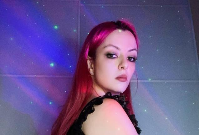 I respect a cockroach more than a whiteboi loser - Goddess Ruby Snowbunny FINDOM HYPNO Official ...