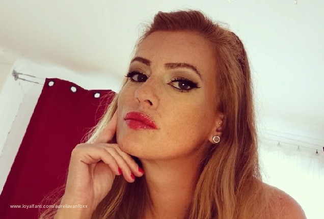 You can only get my attention when you leave a tip or subscribe 😉. - Aurelia van Foxx Official ...