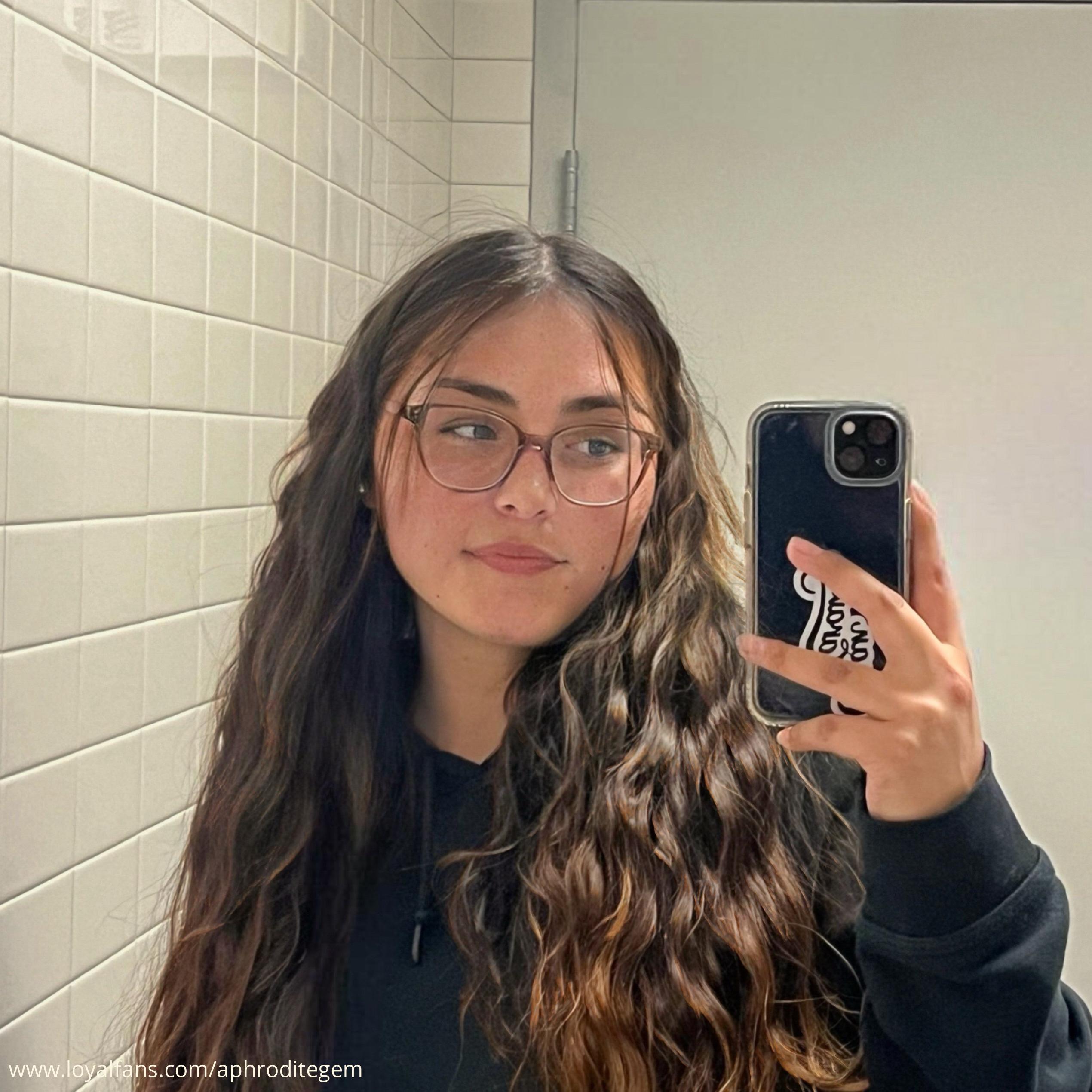 princess aisiri's videos and clips | Official account | LoyalFans