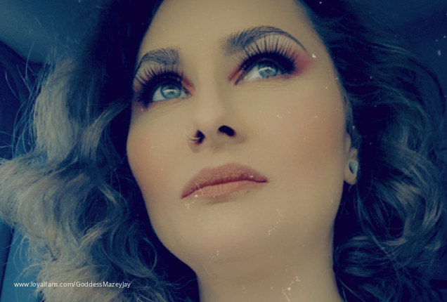 Stroke the send button for my feet 💰 - Goddess Mazey Jay Official ...