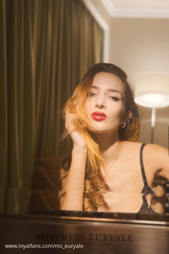 Mistress Elis Euryale’s Official Social Fan Page | LoyalFans