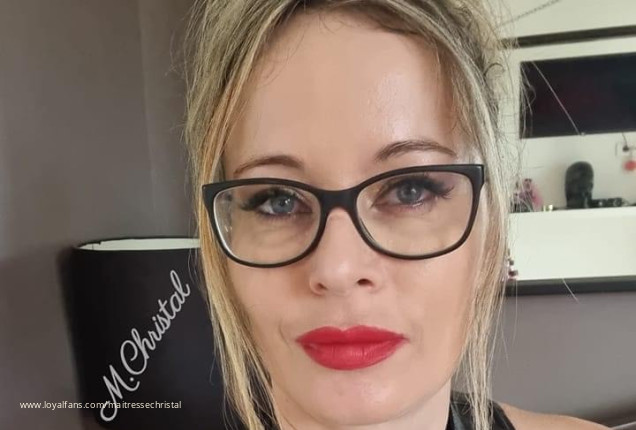 Bon week-end à tous 💋💋💋 - Maitresse Christal Official Photos | www.Loyalfans.com