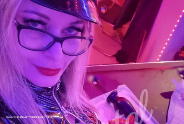 Bon dimanche - Maitresse Christal Official Photos | www.Loyalfans.com