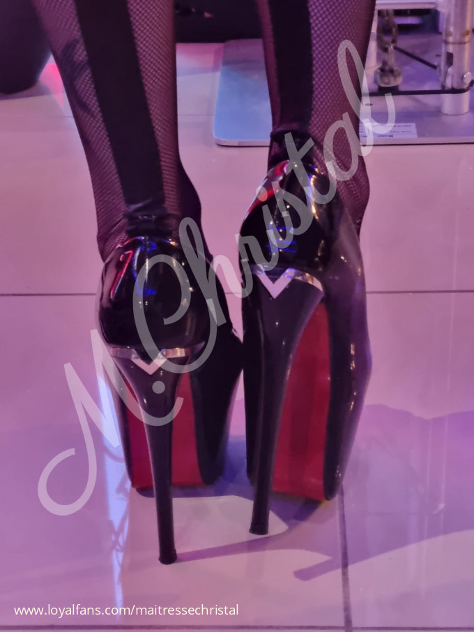 Belle journee - Maitresse Christal Official Photos | www.Loyalfans.com