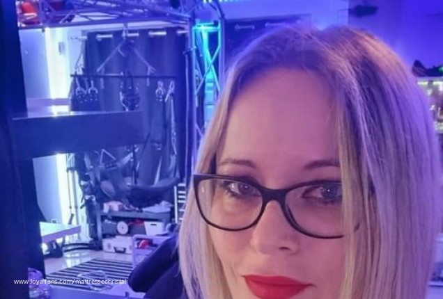 Have a nice day - Maitresse Christal Official Photos | www.Loyalfans.com