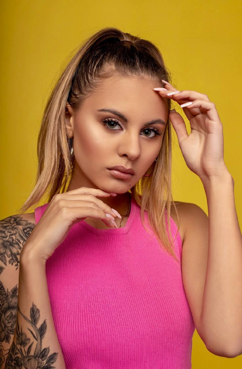 AliceBridges’s Official Social Fan Page | LoyalFans