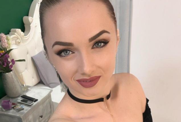 Why just watch when you can be part of the excitement? 😈 - EllianaReese ...
