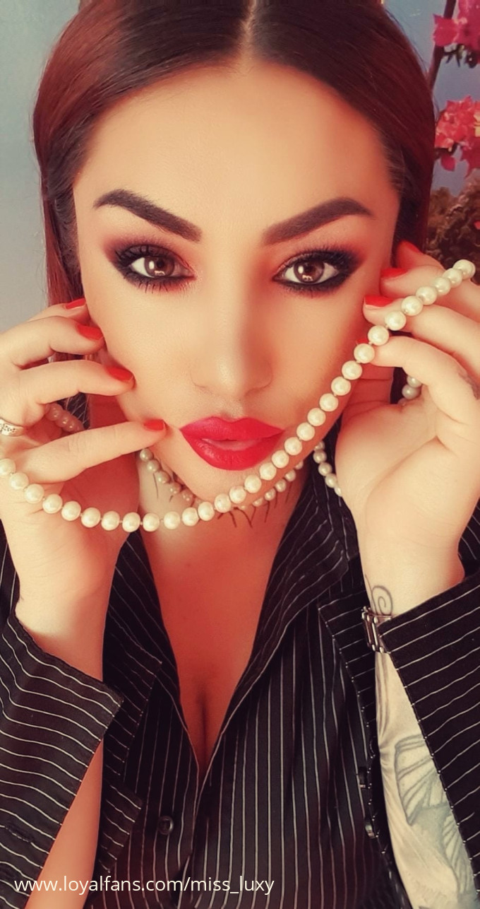 missluxy's Official Social Fan Page | LoyalFans