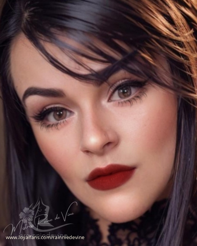 Rainnie de Vine’s Official Social Fan Page | LoyalFans