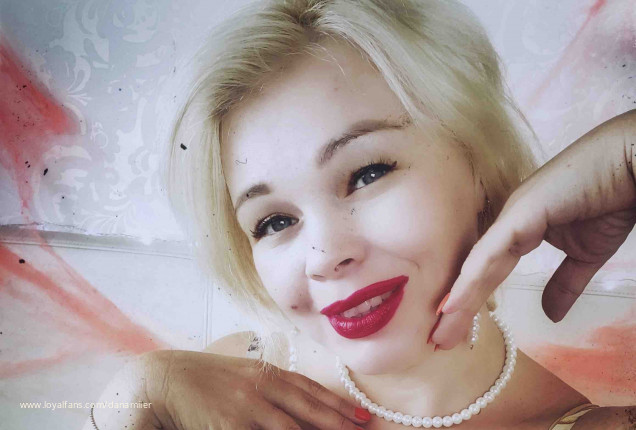 Who does Dana look like? - DanaMiler Official Photos | www.Loyalfans.com