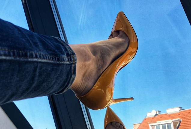 A Sky High Love For Stilettos Findom Femdom Feminization Nylons