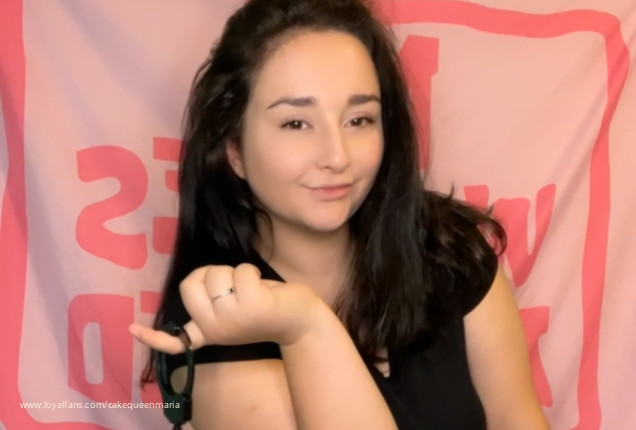 Public foot worship and dirty panties - Cake Queen Maria Official ...