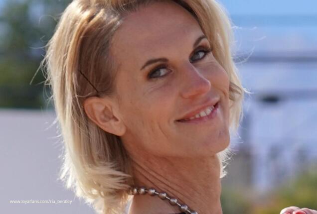 TS Ria Bentley Gets Pegged and Pissed On By Gothess Bri - Ria Bentley ...