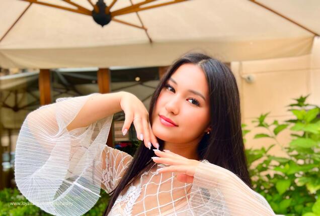 continuing our game... - BellaHadley Official Profile | www.Loyalfans.com