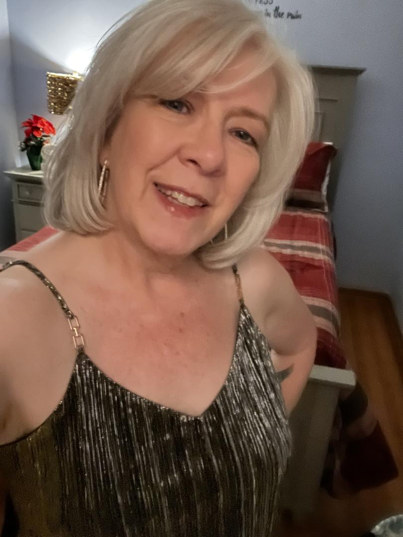 Goddess Suzanne’s Official Social Fan Page | LoyalFans