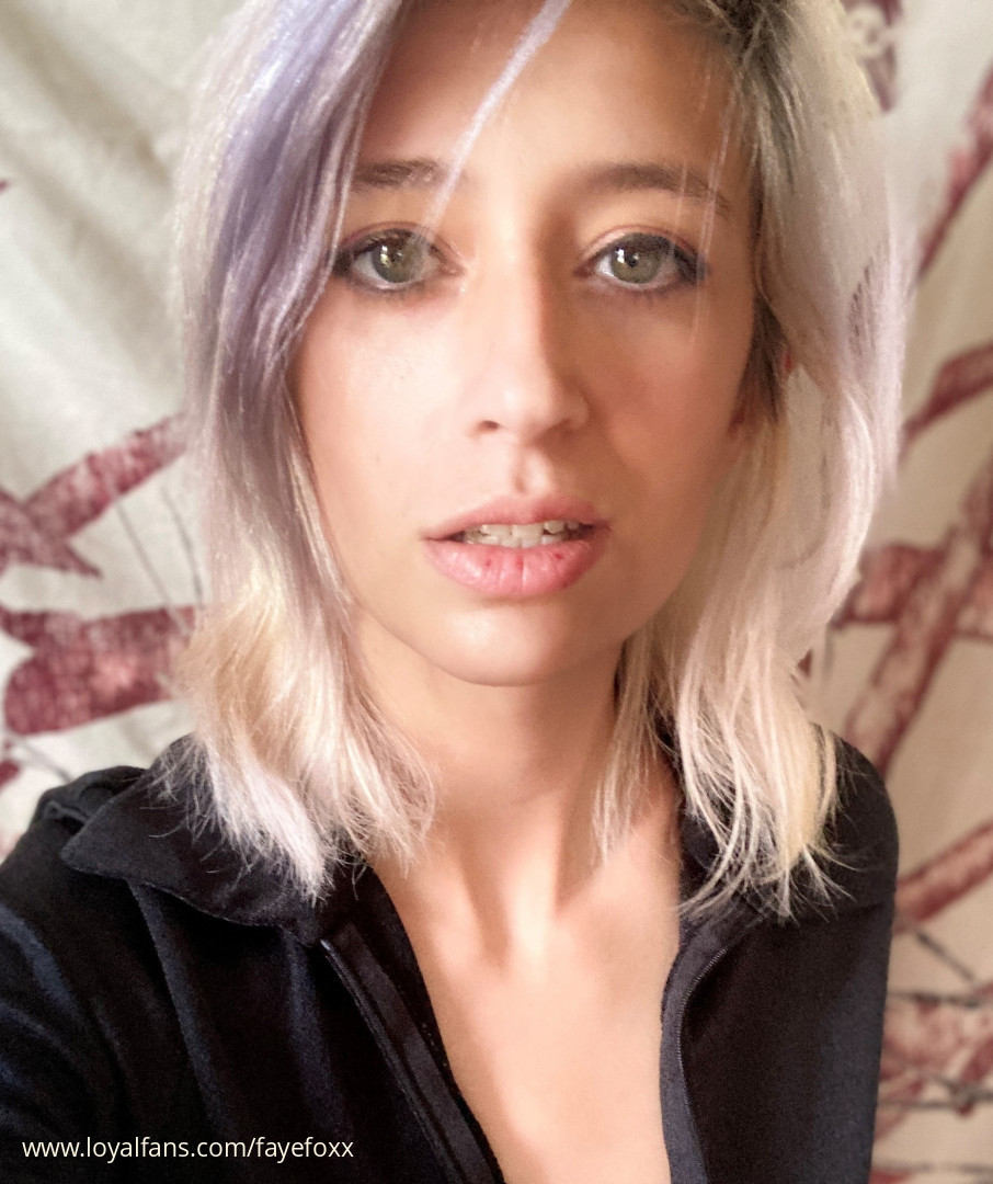 Faye Foxx’s Official Social Fan Page | LoyalFans