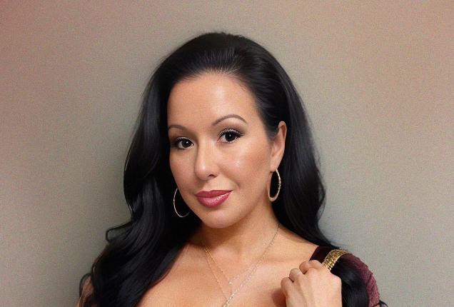 Cum get a peek at what’s inside my little sweet world 😋😋 - Marcela ...