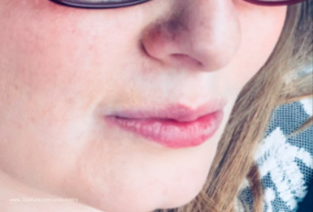 Come behind me..... - AnaisNiddry Official Photos | www.Loyalfans.com