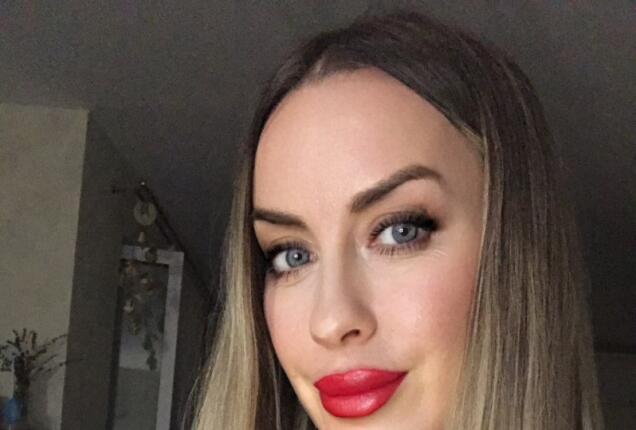 🌹 The throne that only I sit on..... - Miss Provocator Official Photos ...