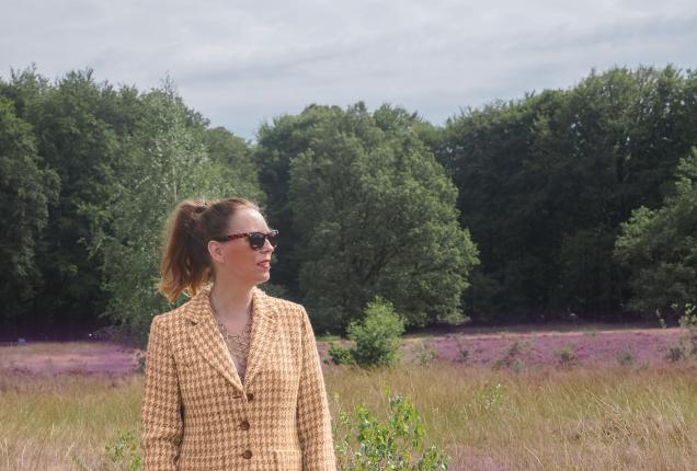 Mistress Suzanne, lady of her mansion - Mistress Suzanne Official ...