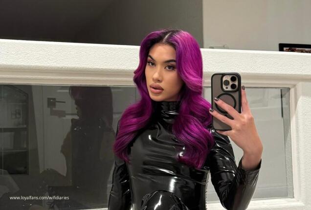 Milky Monday’s 🥛🍪 - Findom Mermaid Goddess Jasmine Official Photos | www.Loyalfans.com