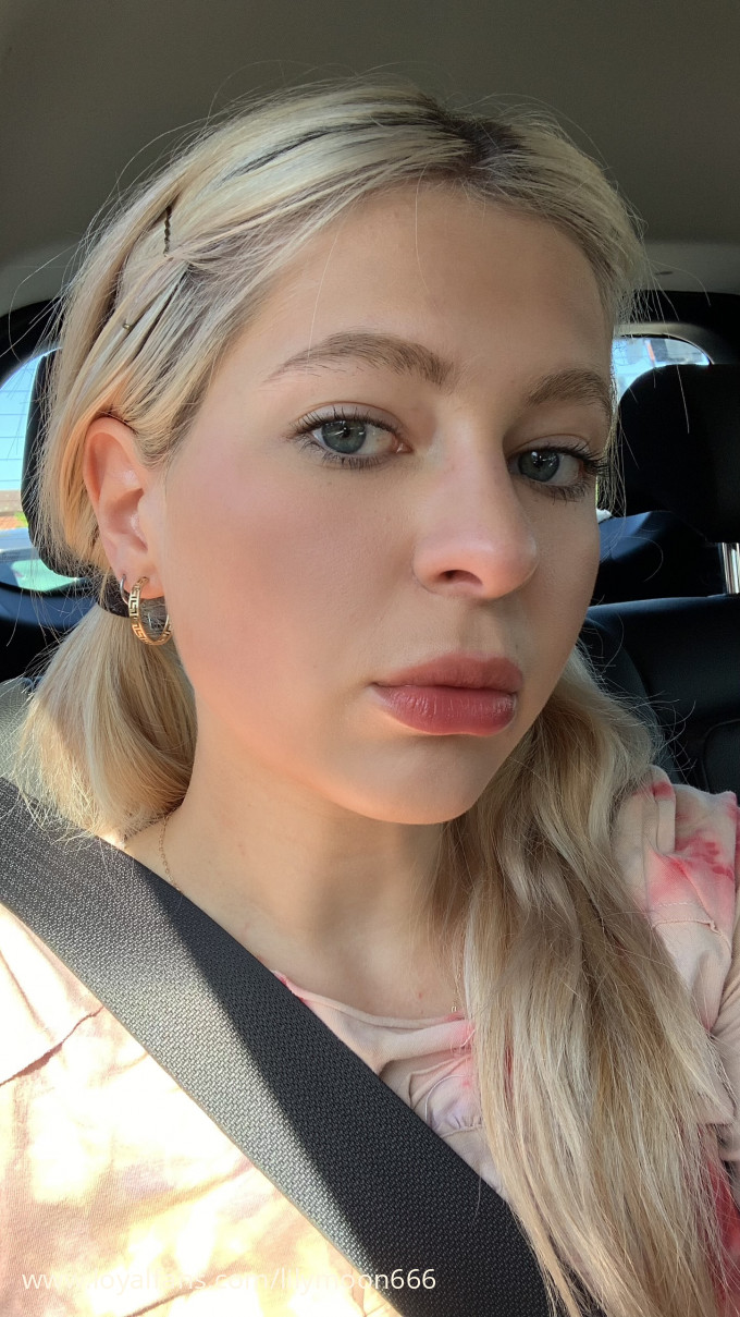 I give you a lip fetish. - lily moon 666 Official Photos | www ...