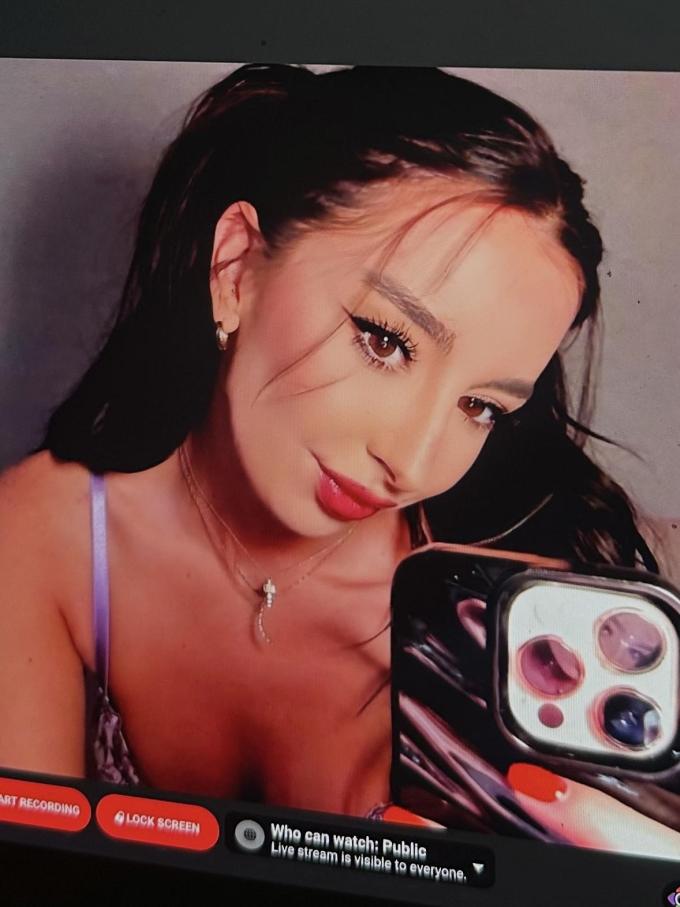 Findom Lilah Lewis ’s Official Social Fan Page | LoyalFans