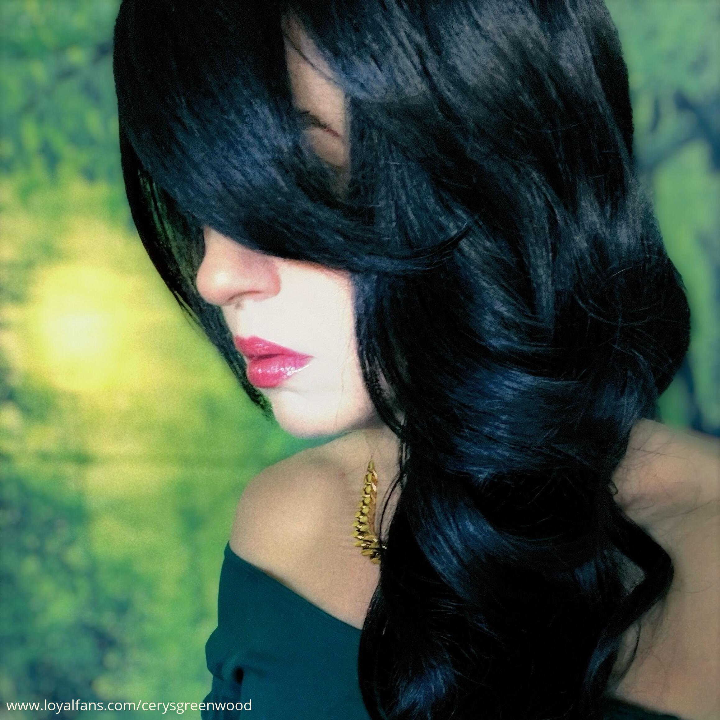 Cerys Greenwood's Official Social Fan Page | LoyalFans