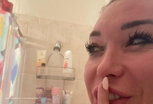 Can you keep a secret? - Aubrey Kate Official Photos | www.Loyalfans.com