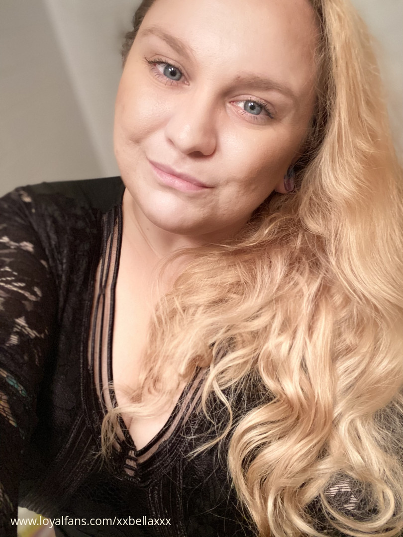 Xxbellaxxx’s Official Social Fan Page | LoyalFans