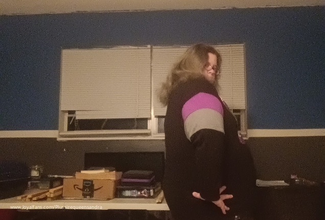 Bow to your Queen - BBW Queen Sandra kink switch findom Official Photos | www.Loyalfans.com