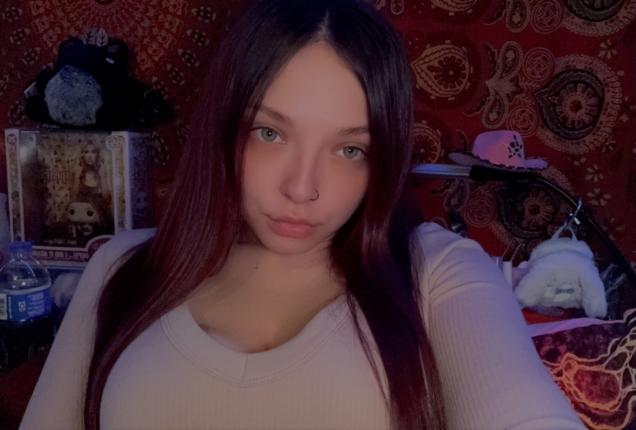 Goddess Uses Her Feet on You - Goddess Britter Official Profile | www ...