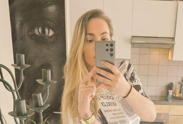 What is everybody doin? Should I do a live stream? - Dutch Goddess Coco ...