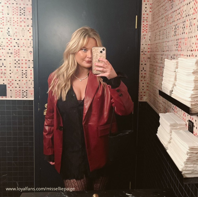 I’m the ultimate hot girl of your dreams - Miss Ellie Paige Findom Official Photos | www ...