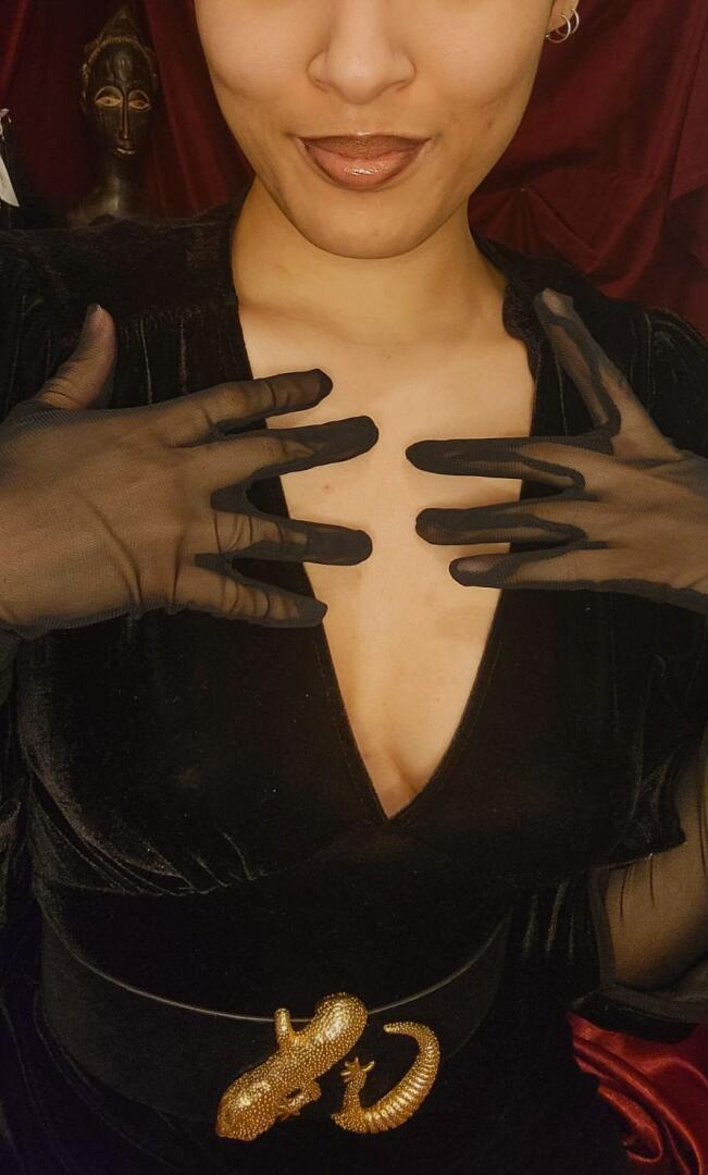 Amma Rhea Carnage’s Official Social Fan Page | LoyalFans