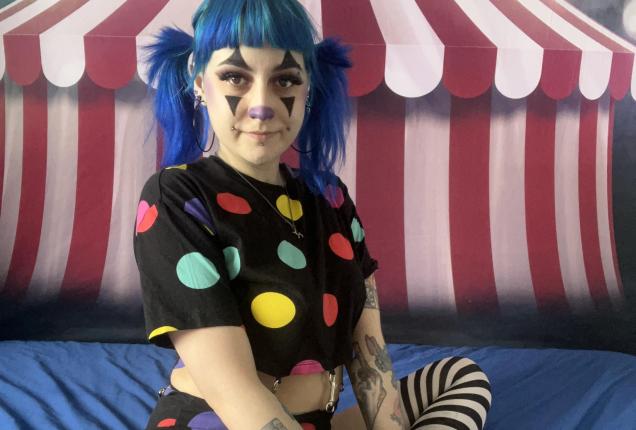 Happy clown 😄 - Alice The Bean Official Photos | www.Loyalfans.com