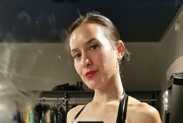 🖤 - Miss Flora Official Photos | www.Loyalfans.com