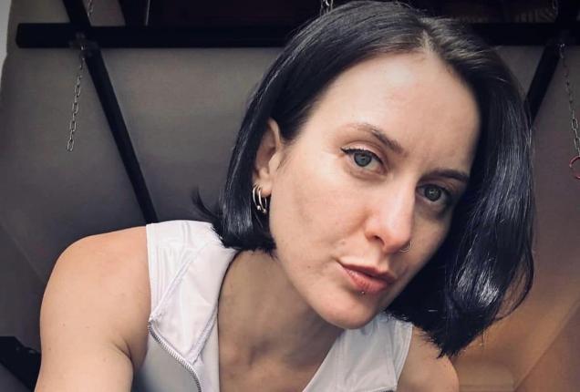 Dressed in white - Miss Flora Official Photos | www.Loyalfans.com