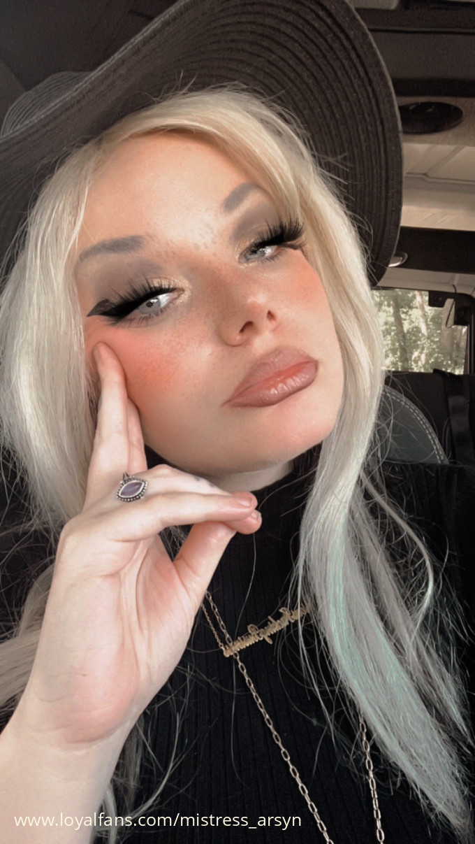 Mistress Arsyn’s Official Social Fan Page | LoyalFans