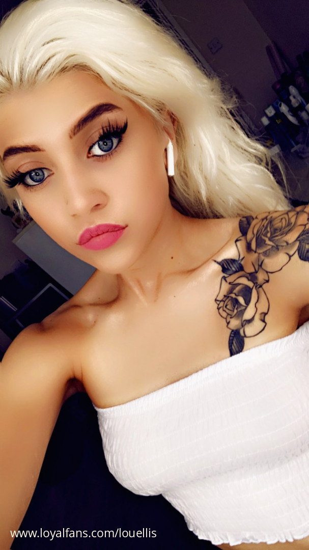 Lou ellis’s Official Social Fan Page | LoyalFans