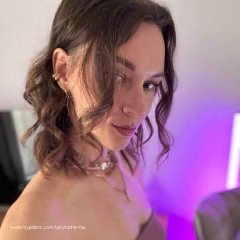 Have a THRONE from now! - Lady Katherine Official Profile | www ...