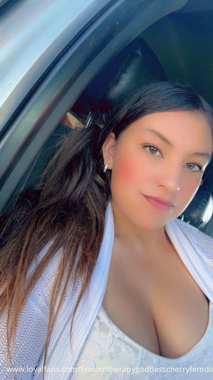 Findom Therapy Goddess Cherry Femdom Feet’s Official Social Fan Page | LoyalFans