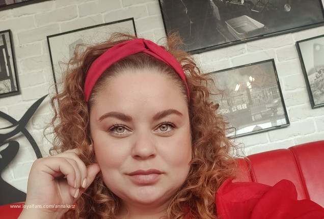 I went to the cafe to get coffee - Anna Katz Official Photos | www ...