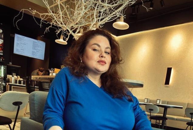 I went to have coffee and relax🤤 - Anna Katz Official Photos | LoyalFans